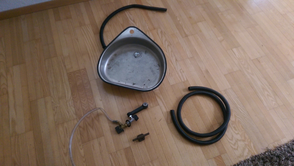 Waschbecken und T3 Wassertank, unbenutzt - Biete - VWBUSFORUM.CH