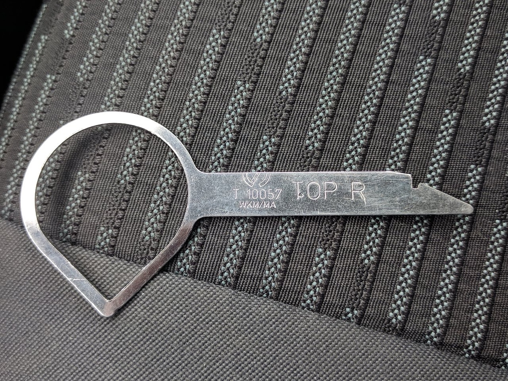 Suche: VAG T10057 Original VW Spezialwerkzeug Entriegelung Radio ...